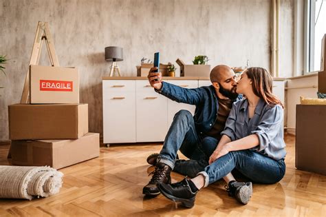 Soft Launch Hard Launch Is There A Right Way To Go Public With A New Relationship