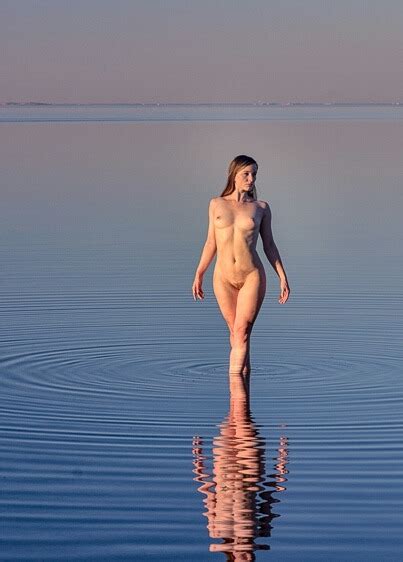 Beautiful Picture Naked With The Water Reflection Nudeshots