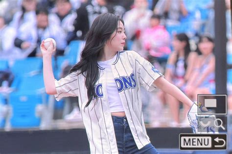 오늘 삼성라이온즈 시구한 레드벨벳 아이린  연예이슈 수다방 네모판