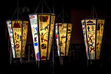 무료 이미지 빛 밤 포도 수확 고대 미술 창문 유리 촌사람 같은 천장 장식 색깔 미국 교수형 조명 스테인드 글라스 등 디자인 샹들리에 전기