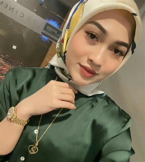 Bahan Coli Tante Cantik Gaun Satin Gaya Hijab Kecantikan Gadis Cantik