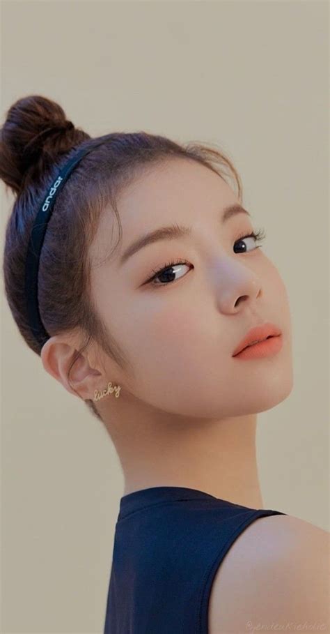 ITZY Lia Andar Photoshoot LockScreen Follow My Instagram Jendeukieholic For More Kecantikan