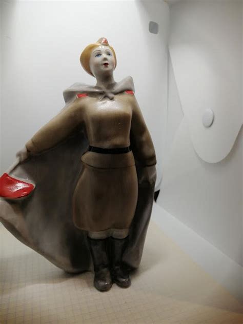 Статуетка регулювальниця — ціна 1000 грн у каталозі Статуетки Купити товари для дому та побуту