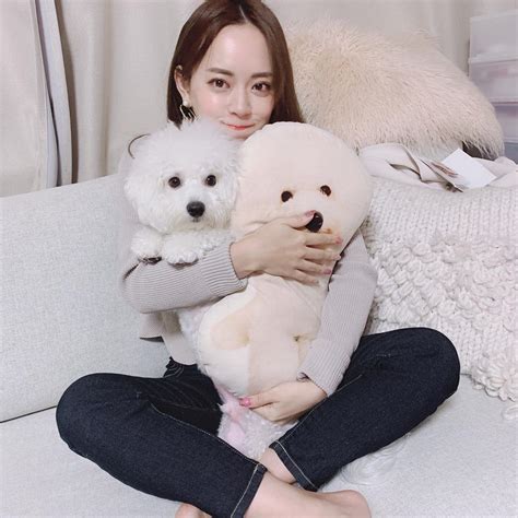 関根りさ みきぽんせんせいに誕生日プレゼントもらったけどかわいすぎてる ハナも興味津々 わあああい Moe Zine