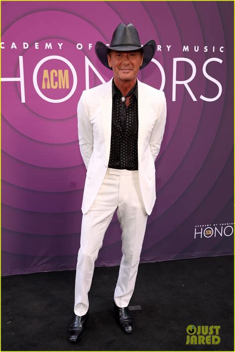 Tim McGraw Faith Hill Make Rare Appearance With Of Their Babes At ACM Honors Photo