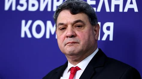 Не им се ходи на училище 17 годишен и негови имитатори са задържани за бомбените заплахи