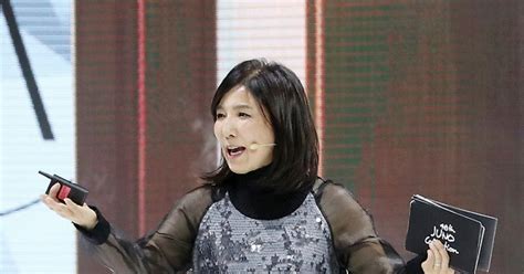 강윤선 준오헤어 대표 수료생 위한 축사