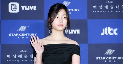 이수경 아름다운 어깨라인 2018 백상예술대상