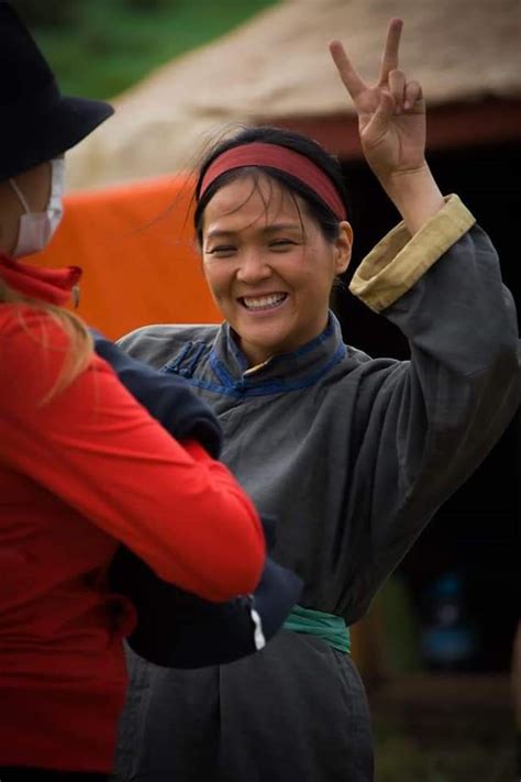 Agiimaa Janchivdorj On Twitter Жүжүгчин Энэрэлийн өвөө нь Хөхөө гэрлэх дөхлөө киноны Хөхөөд