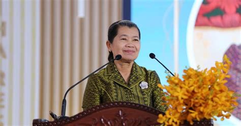 លោកជំទាវកិត្តិសង្គហបណ្ឌិត ម៉ែន សំអន ៖ ការអភិវឌ្ឍន៍របស់ក្រុមហ៊ុន ស៊ីហា ប្រផឺធី