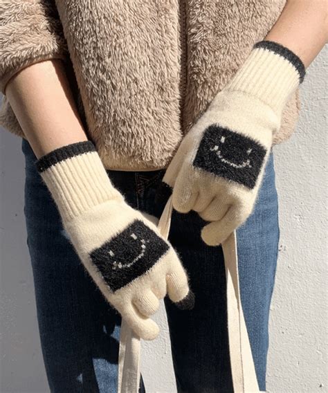 네모 스마일 니트 핑거홀장갑 겨울 스마트폰 터치 장갑 에이블리
