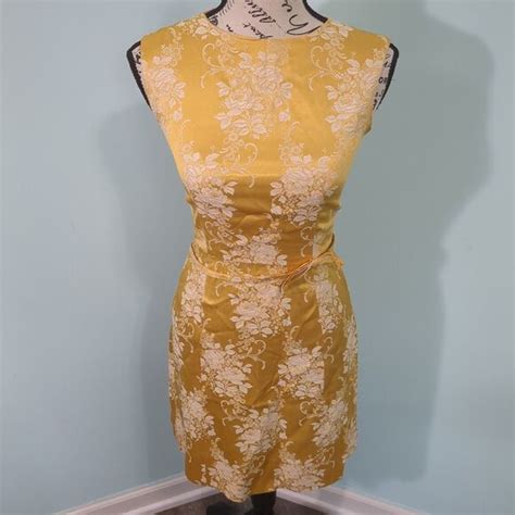 Lang Dresses Vintage 96s 1950s Gold Floral Asian Style Lang Dress
