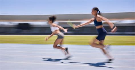 사춘기 여성의 몸 무시하는 엘리트 스포츠그녀가 그래도 달린 이유