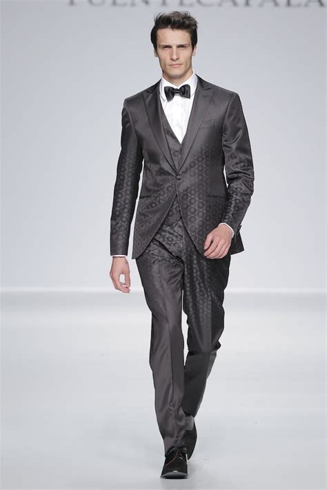 Los Trajes De Hombre De Fuentecapala En La Pasarela Gaudí Novias Bcn Cool Hunter