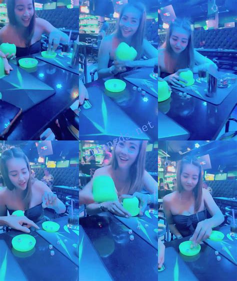 大神潜入学校女厕 ️全景双镜头偷拍多位漂亮学妹嘘嘘b脸同步