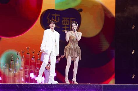 組圖：2023微博之夜盛典舉行 王源華晨宇等登台表演精彩紛呈 新浪香港