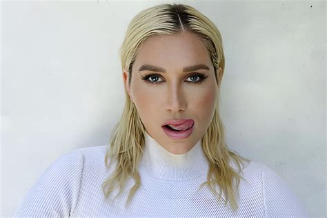 Kesha Reveals Her Moms Dog Chewed Up Her 250 Sex Toy Company Ts
