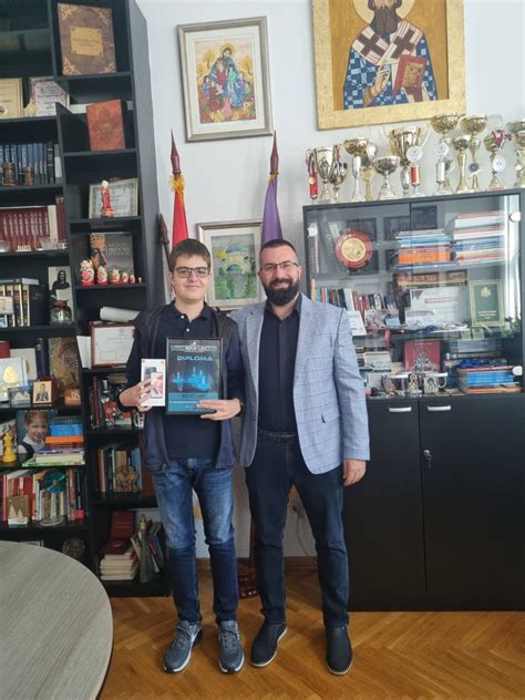 У четврак 5 октобра 2023 године Математичку гимназију је посетио господин Немања Шипка