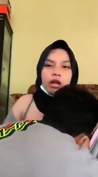 Hisap Payudara Pacar Krudung Hitam