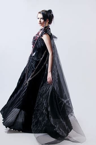 패션 포토서제스트 아름다운 젊은 여성 블랙힐스 정장용 스튜디오 2015년에 대한 스톡 사진 및 기타 이미지 2015년 갈색 머리 검은색 Istock