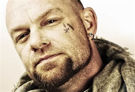 Ivan Moody De Five Finger Death Punch Se Abre Sobre La Inspiración Personal Detrás Del Video