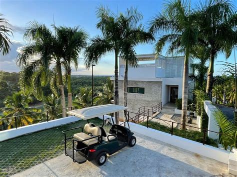 Cardi Bs Grand Birthday Party At A Luxury Villa In The Dominican Republic A Place Filled With