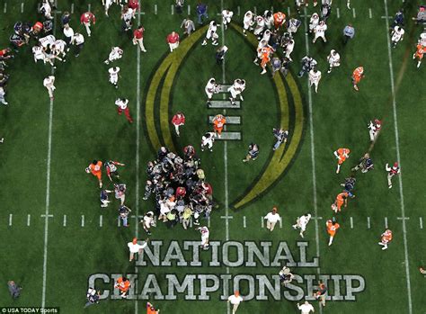 Alabama Beats Clemson 45 40 To Win National Championship Daily Mail