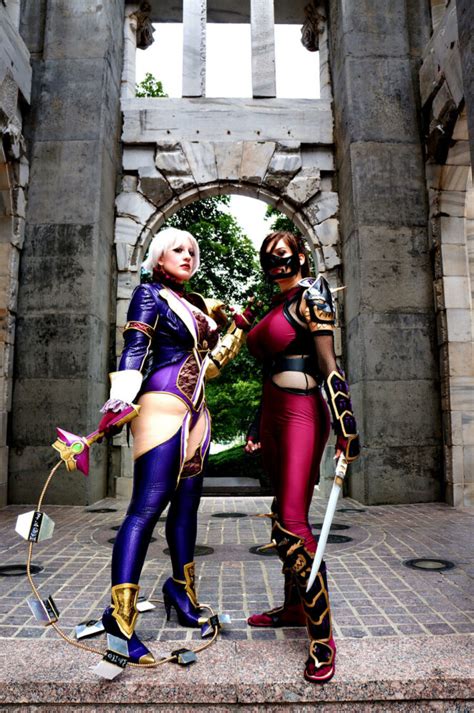 Dark Takes On Light In Ivy Vs Taki Cosplay Battle From Soul Calibur Bell Of Lost Souls
