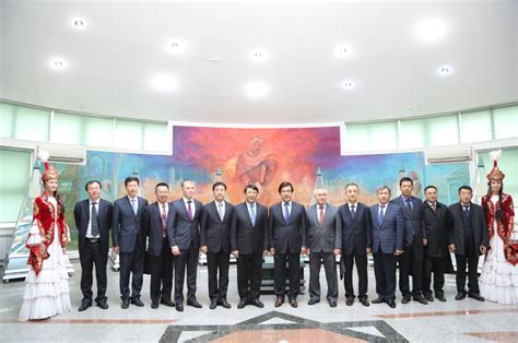 驻阿拉木图总领事张伟会见教育部副部长朱之文