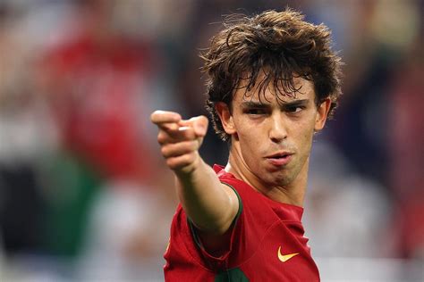 جواو فيليكس الهلال يريده وهو يريد برشلونة