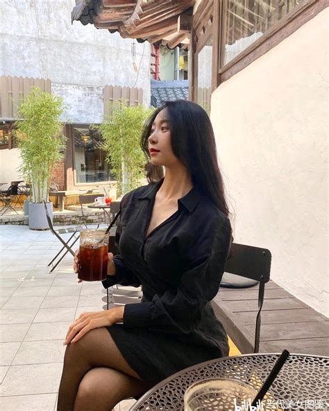 身材性感的大长腿女神模特写真 哔哩哔哩