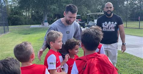 Lionel Messi Fue A Ver Jugar A Su Hijo Thiago Y Revolucionó Un Club De