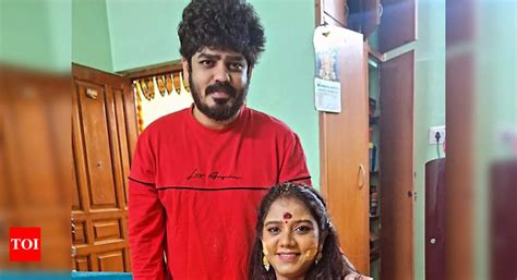 pagal nillavu actor vignesh karthick and his wife announce pregnancy see pic times of india