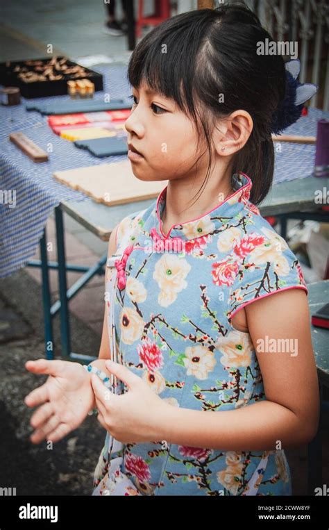 Jeune Fille Asiatique Banque De Photographies Et Dimages Haute R Solution Alamy