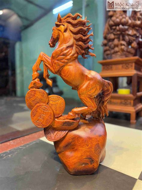 Tượng Ngựa Nhất Mã Phi Thiên Gỗ Hương Cao 60 Ngang 37 Sâu 30cm