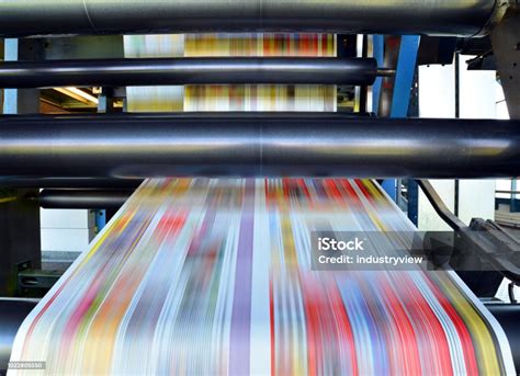 신문 및 잡지의 생산을 위한 대형 인쇄소에서 오프셋된 인쇄 기계를 롤 인쇄기에 대한 스톡 사진 및 기타 이미지 인쇄기 인쇄 공장 프린터하기 Istock