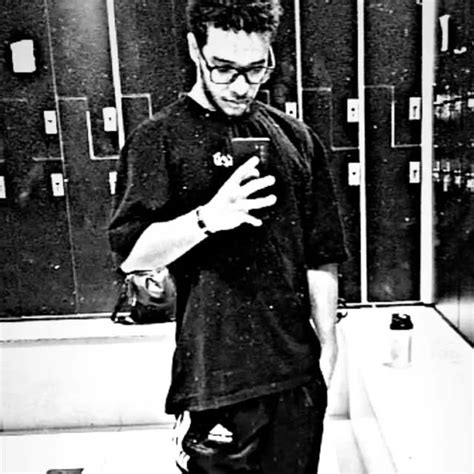 Isacfighting • Threads Say More