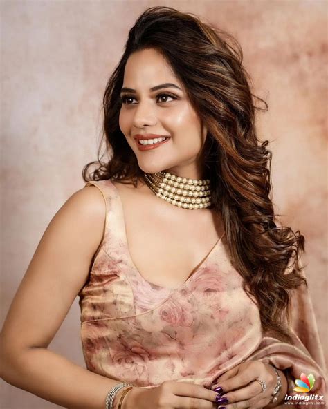 Aishwarya Dutta Photos Bollywood Actress Photos Images Gallery