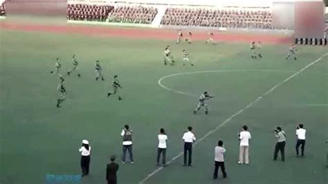 什么才叫真正的军训，哈工大汇演战术动作和队形腾讯视频