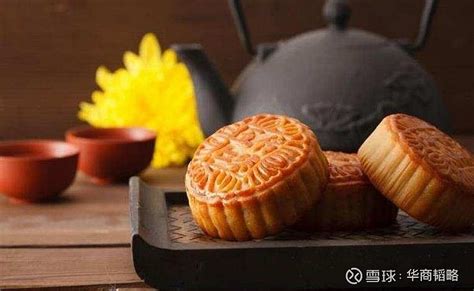 转手就赚500，10万盒被瞬间抢空！平价茅台月饼，让黄牛赚大了 文 华商韬略 周蓉 又是一年中秋至，月饼市场的竞争也愈加激烈。 今年6月