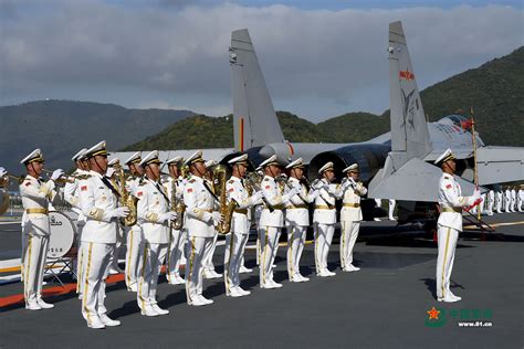 首艘国产航母交付海军 交接入列现场这些图你还没看过