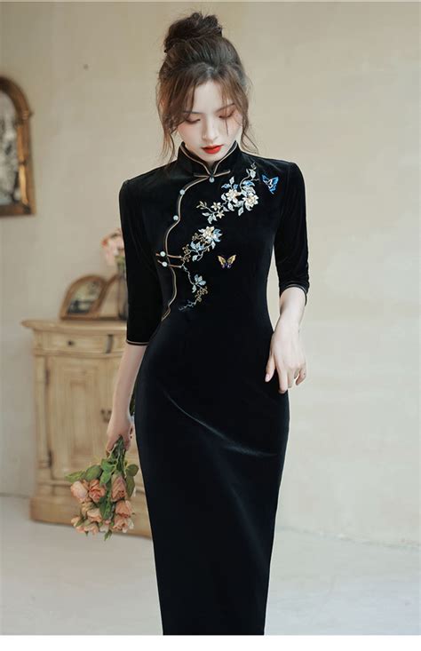 عکس زنانی که با این لباس، شیک و زیبا شدند 😍🤩 چین تلاش میکند این لباس را در جهان رایج کند 🇨🇳