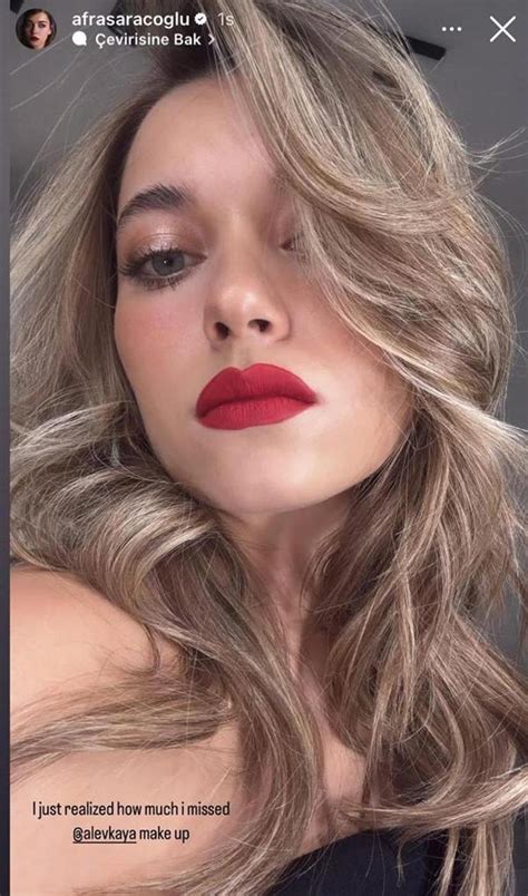 Afra Saraçoğlu Yeni Imajıyla Sosyal Medyayı Salladı Magazin Haberleri