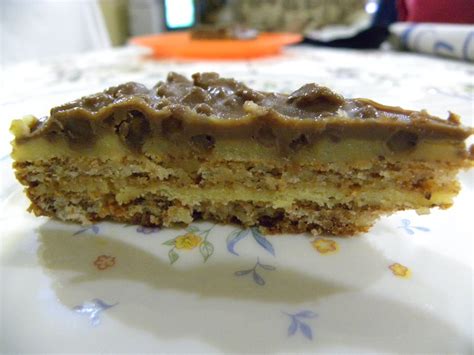 Farhan Emily In The House Kek Almond Daim