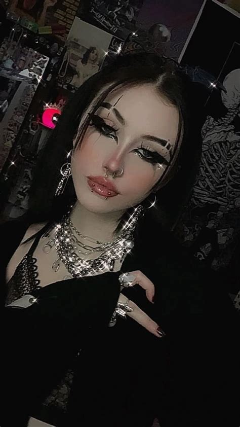 Grungee Girl Makeup Aesthetic Punk Makeup Goth Eye Makeup Dark