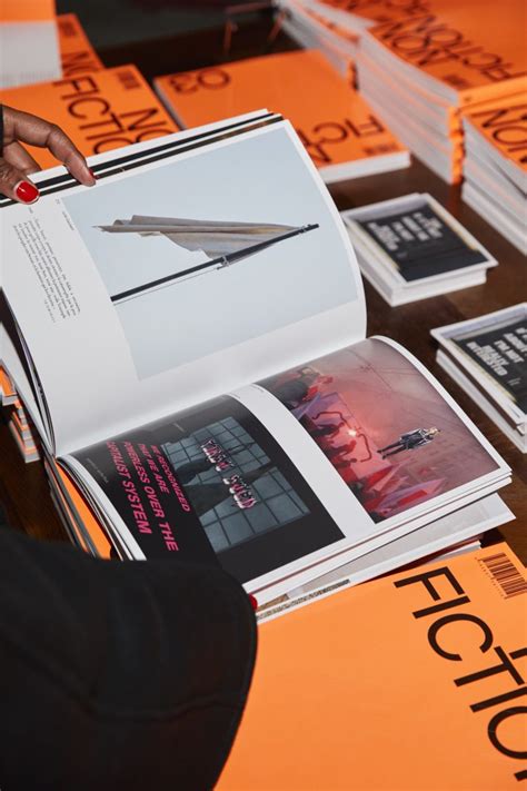 Statement Nonfiction Lance Son Troisième Numéro Say Who