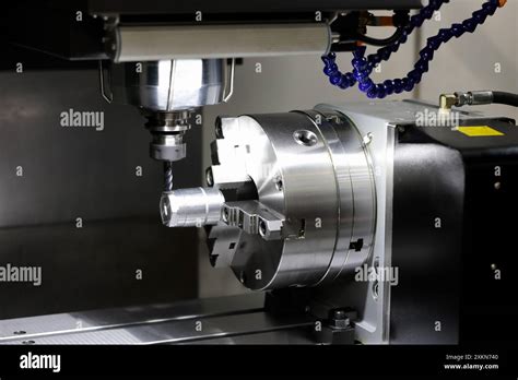 Automatic Workpiece Milling With 4 Axis Industrial Cnc Machining Center