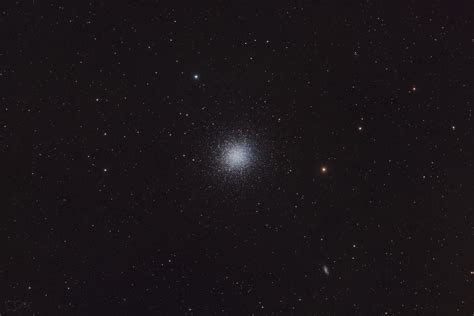 Ngc 1898 Globular Cluster In The Large Magellanic Cloud [2913 X 2865] R Spaceporn