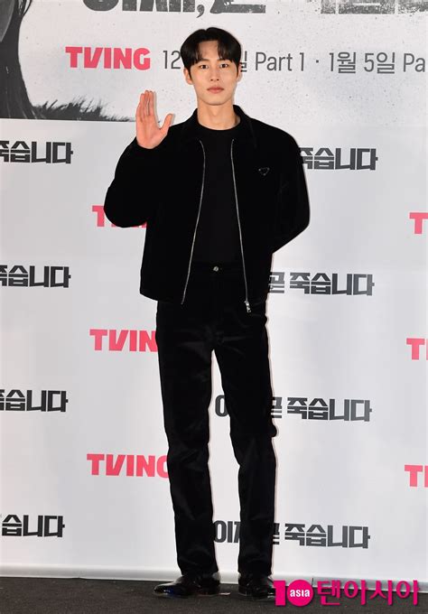 Ten포토이재욱 시크한 블랙 텐아시아