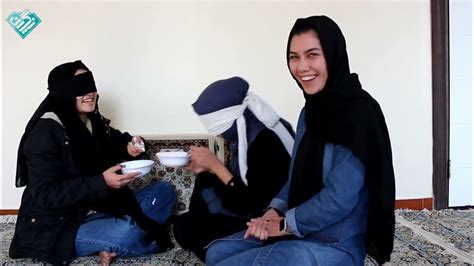 کل ماست را روی لباس های همدیگه ریختیم 😂 Youtube